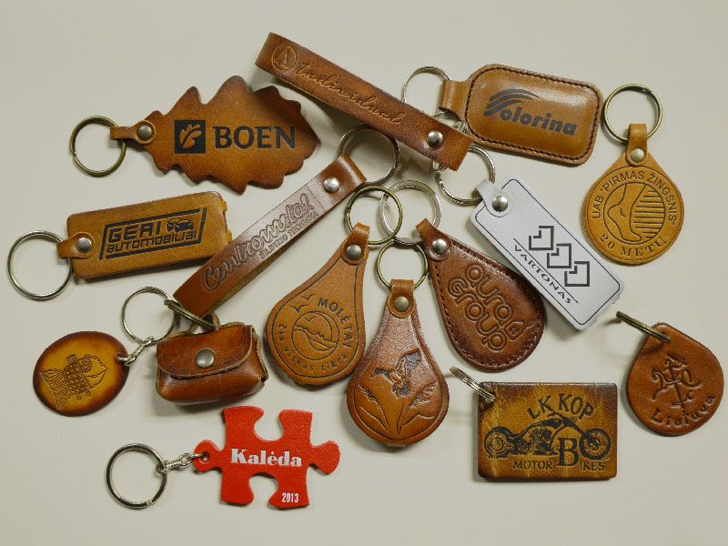 Raktų pakabukai | Odos gaminiai-etikečių gamyba-odinių dirželių gamyba